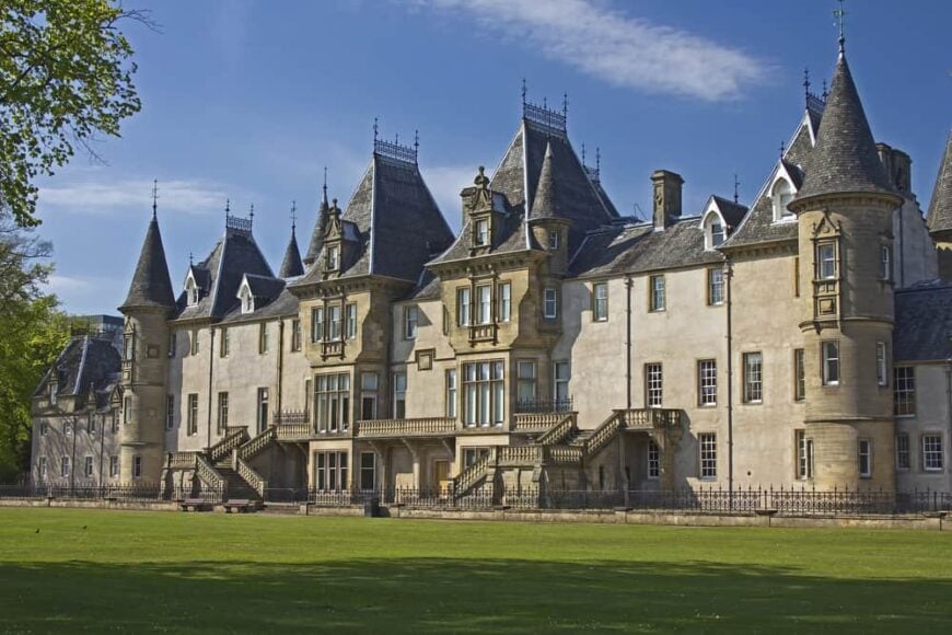 46 Best Scottish Castles and Manor Houses (Photos)