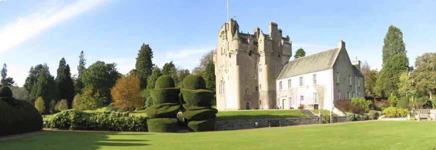 46 Best Scottish Castles and Manor Houses (Photos)