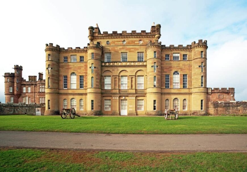 46 Best Scottish Castles and Manor Houses (Photos)
