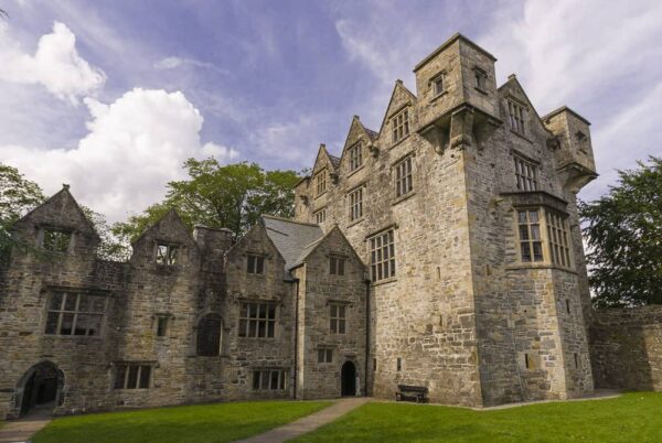 32 Best Irish Castles and Manor Houses (Photos A to Z) – Home Stratosphere
