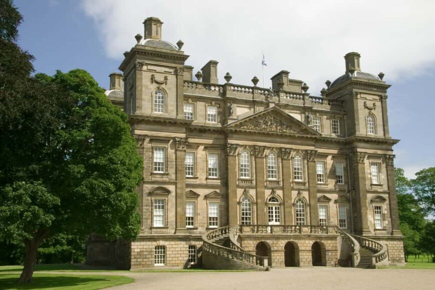 46 Best Scottish Castles and Manor Houses (Photos)