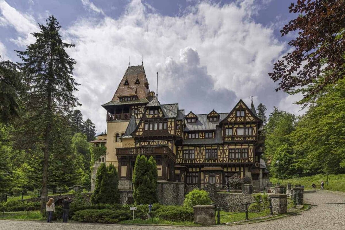 12 of the Best Castles in Romania (Photos) – Home Stratosphere