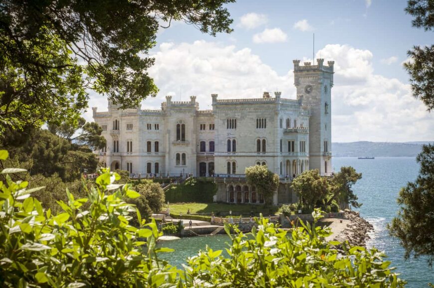 44 Best Italian Castles, Villas and Palaces (Photos)