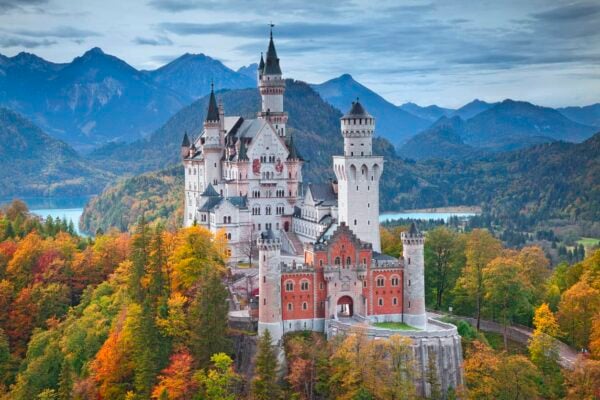 20 Jaw-Dropping Mountain Top Castles (Photos) - Home Stratosphere