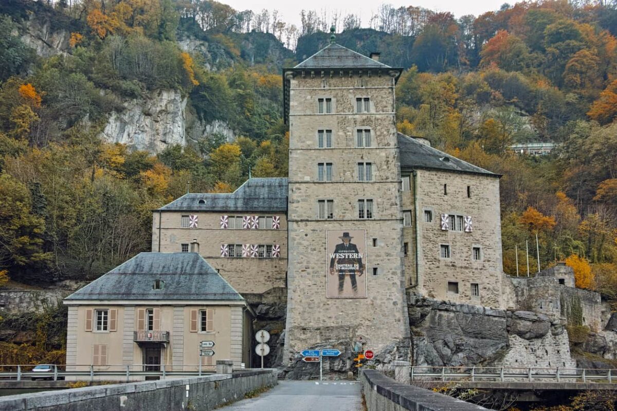 Discover 27 Enchanting and Historically Fascinating Swiss Castles ...