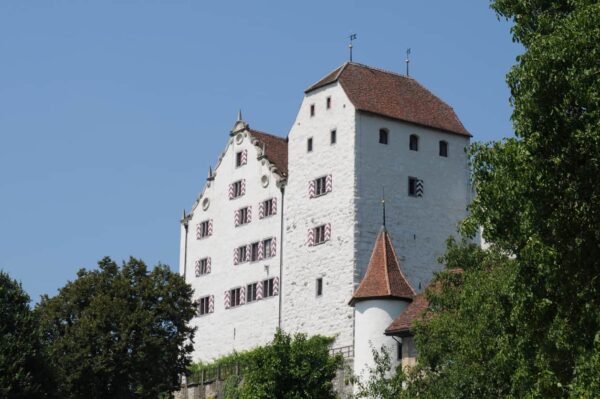 Discover 27 Enchanting and Historically Fascinating Swiss Castles ...
