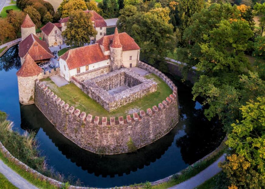 Discover 27 Enchanting and Historically Fascinating Swiss Castles ...