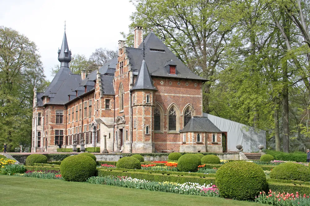 40 Best Belgian Castles and Chateaus (Photos)