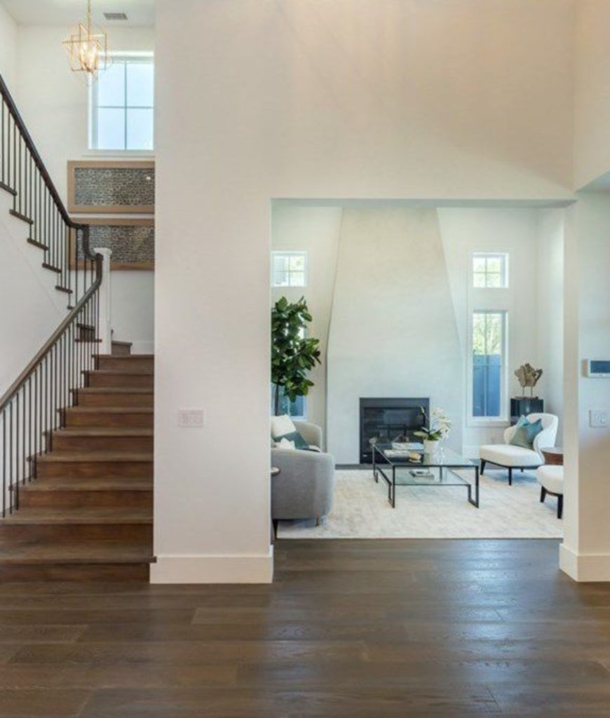 35 Celebrity Home Entry Halls and Foyers