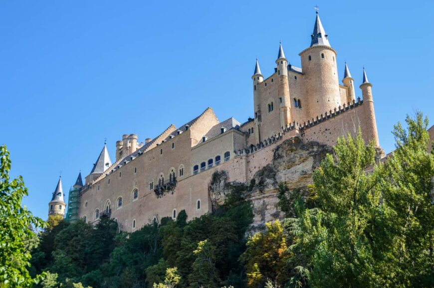 36 of the Best Spanish Castles and Palaces (Photos) – Home Stratosphere