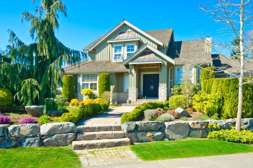 47 Houses with a Green Exterior (Photos) – Home Stratosphere