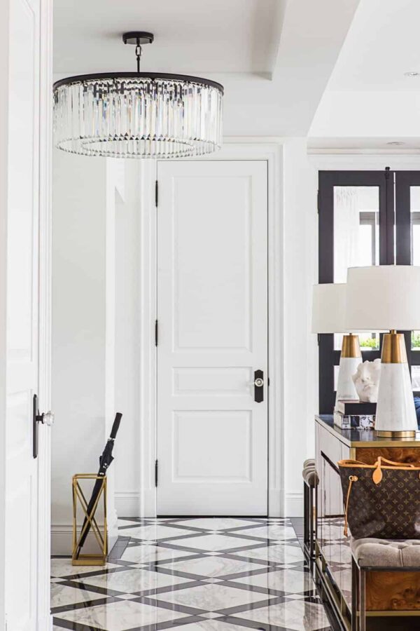 60 White Foyer Ideas (Photos) – Home Stratosphere