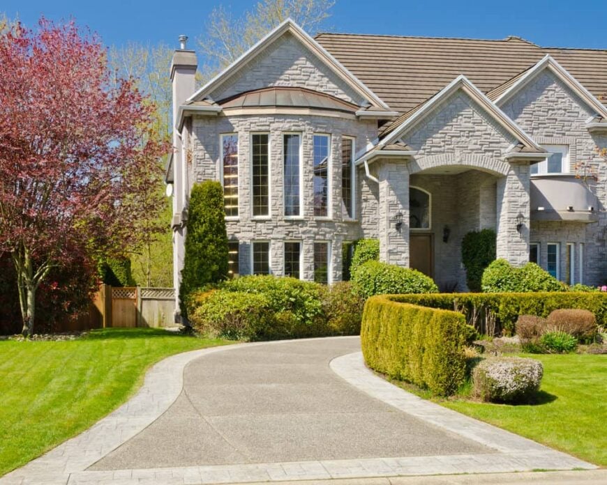 36 Houses with a Circular Driveway (Photo Collection)