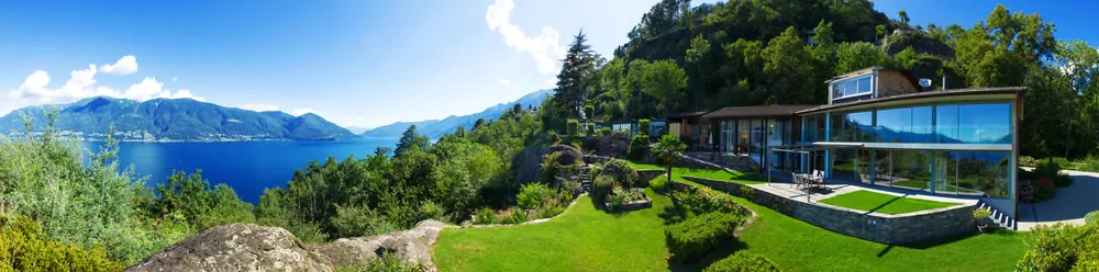 54 Sleek Glass Houses (Amazing)