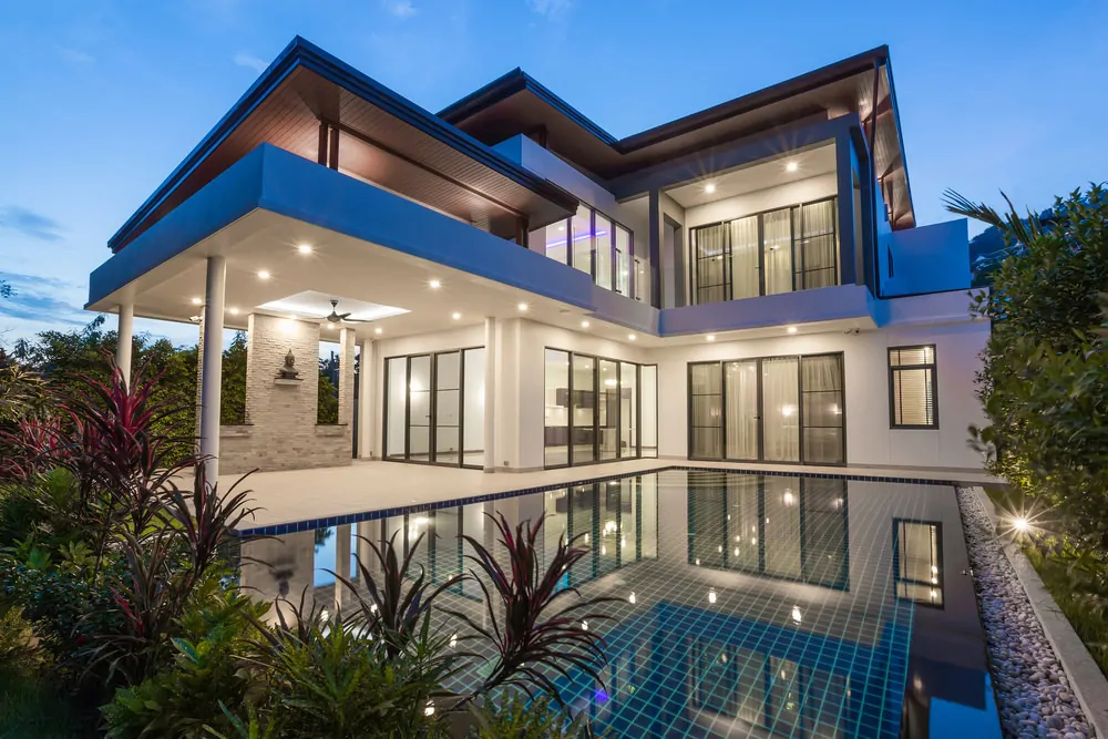 54 Sleek Glass Houses (Amazing)