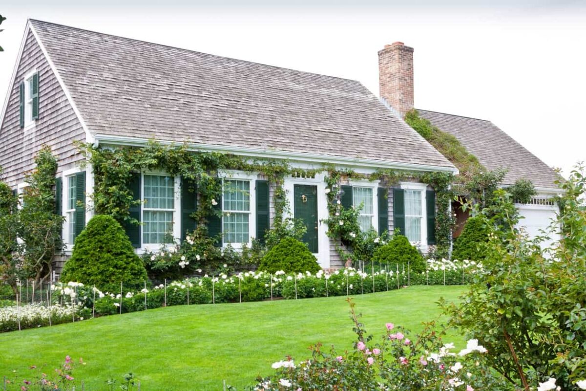 60 Houses with White Trim Exterior – Home Stratosphere