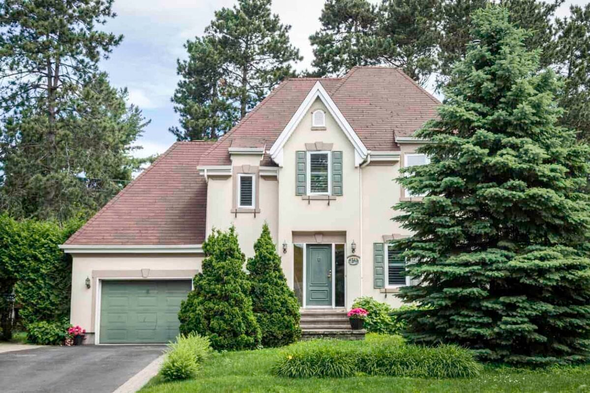 32 Gorgeous Houses with Exterior Window Shutters