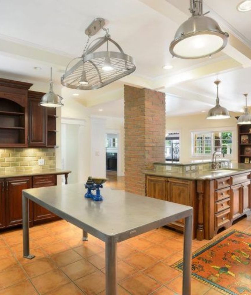 60 Stunning Celebrity Kitchen Designs (Photo Gallery)