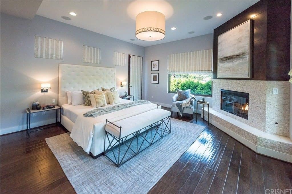 75 Primary Bedrooms With Hardwood Flooring Photos Home Stratosphere 75 Primary Bedrooms With Hardwood Flooring Photos Home Stratosphere