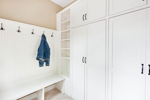 23 Fantastic Mudroom Ideas (Photos) – Home Stratosphere