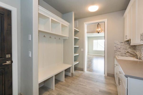 23 Fantastic Mudroom Ideas (Photos) – Home Stratosphere