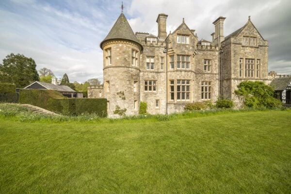 9 Different Types of Castles Built Throughout History