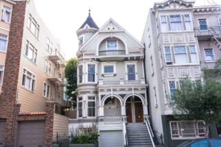 42 House Designs with a Turret (Old and New Houses) – Home Stratosphere