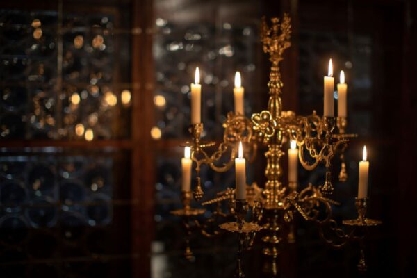 7 Different Types of Candle Holders – Home Stratosphere