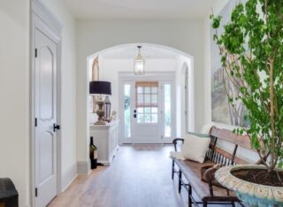 19 Trending Farmhouse-Style Foyer Ideas That’ll Make You Fall in Love ...