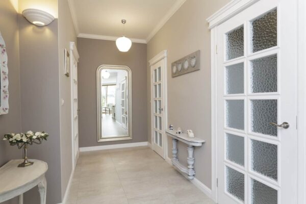14 Gray Foyer Ideas – Home Stratosphere