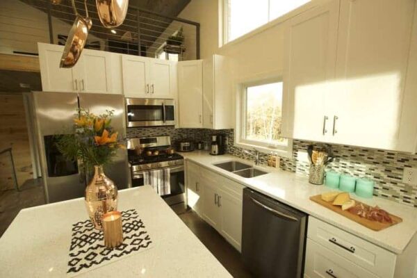 27 Clever Tiny House Kitchen Ideas (Photos)