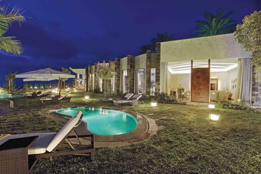 50 Swimming Pool House, Cabana and Pergola Ideas (Photos)