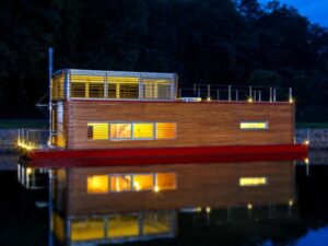50 Floating Home Ideas from Around the World (Photos) – Home Stratosphere