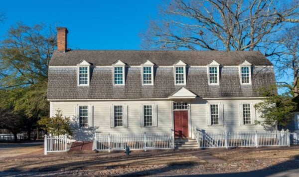 The 8 Types of Colonial Houses Explained (Plus 18 Photo Examples in ...