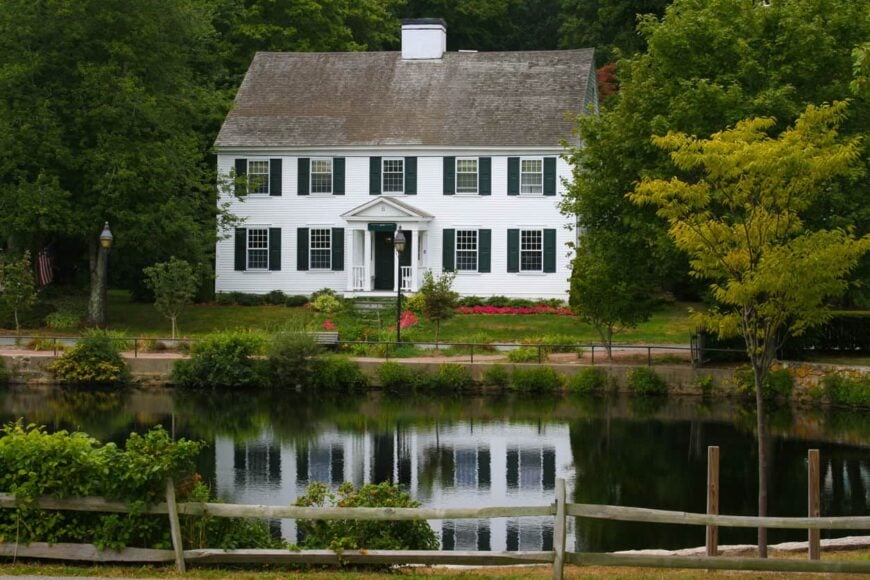 The 8 Types of Colonial Houses Explained (Plus 18 Photo Examples in ...