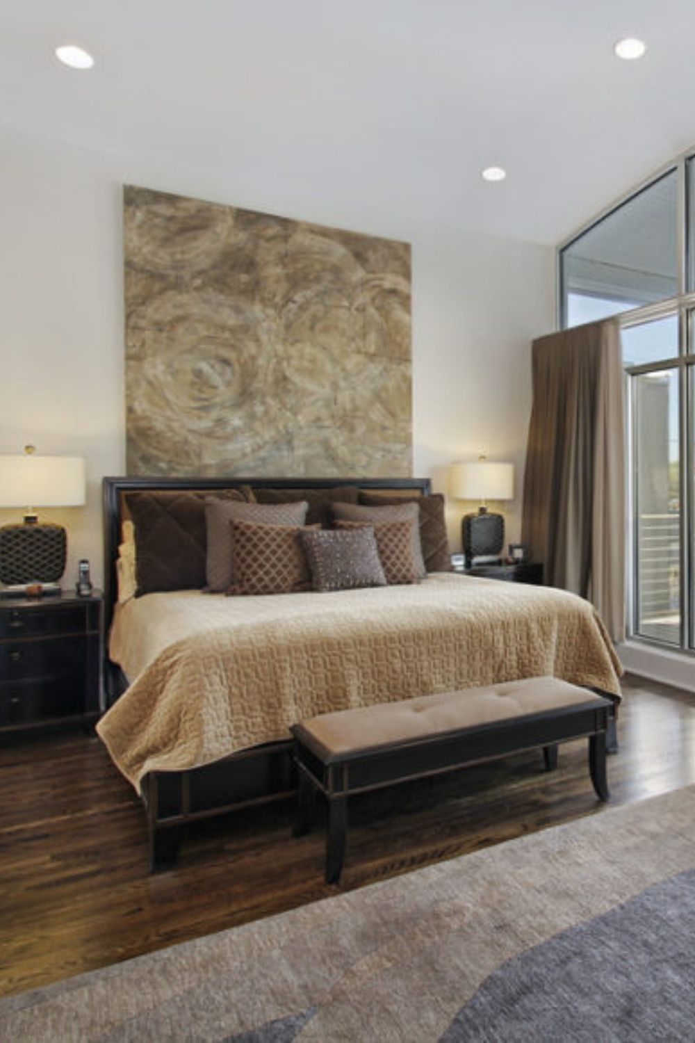 23 Primary Bedrooms Enhanced with the Sublime Glow of Recessed Lights ...