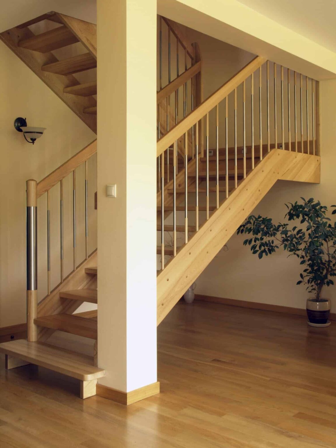 45 Half-Turn Staircase Ideas (Photos)