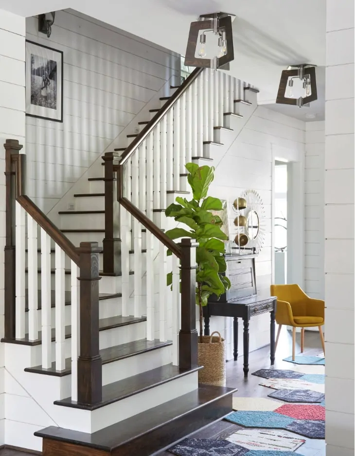 45 Half-Turn Staircase Ideas (Photos)
