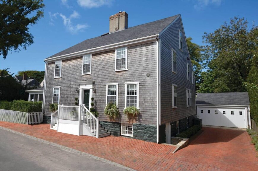 The 8 Types of Colonial Houses Explained (Plus 18 Photo Examples in ...