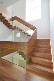 40 Three-Quarter Turn Staircase (Photos)
