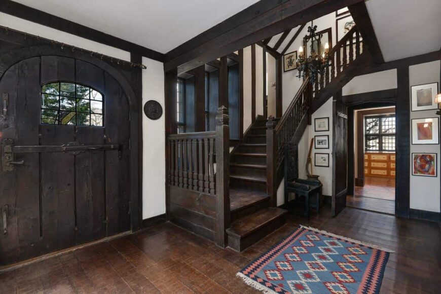 40 Three-Quarter Turn Staircase (Photos)