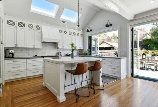 70 Transitional-Style Kitchen Ideas (Photos) – Page 2 – Home Stratosphere