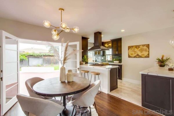60 Spanish-Style Dining Room Ideas (Photos) – Home Stratosphere