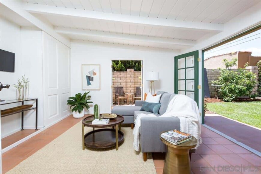 50 Spanish-Style Living Room Ideas (Photos)
