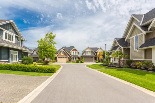 8 Benefits of Living in the Suburbs vs. the City or Elsewhere – Home ...