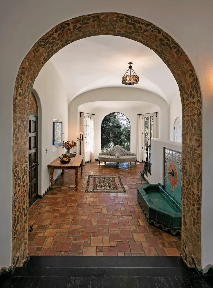 60 Spanish-Style Foyer Ideas (Photos)