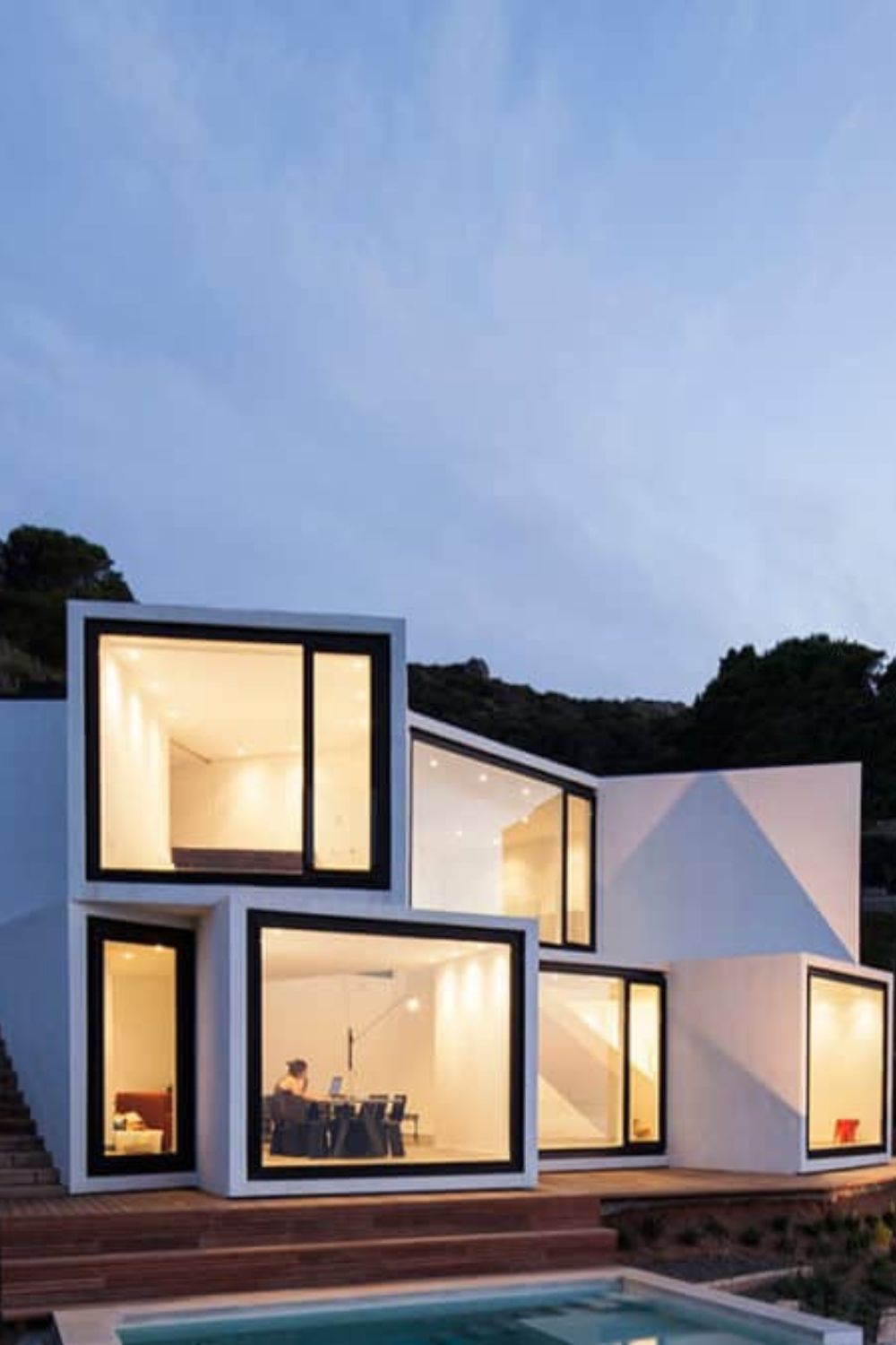 22 Contemporary House Designs that Make the Most of their Surroundings ...