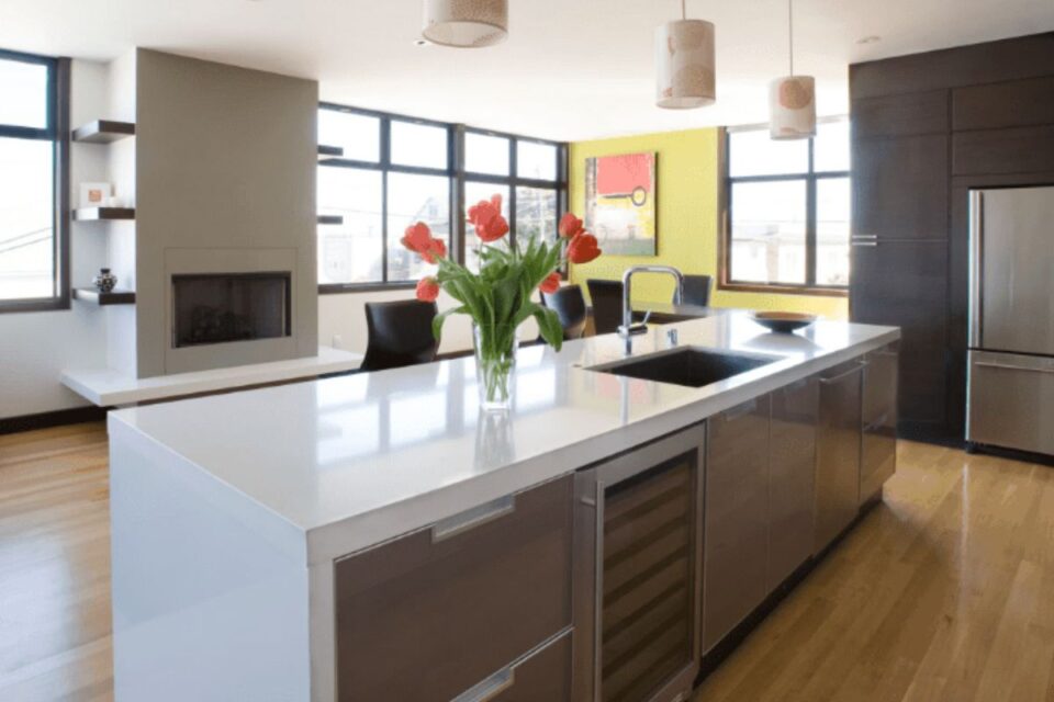 50 Kitchens with Fireplaces (Photos)