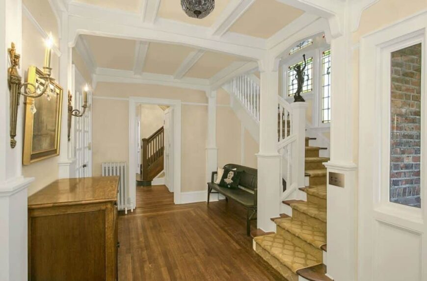 50 Traditional Style Foyer Ideas (Photos) - Homeporio