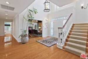 50 Traditional Style Foyer Ideas (Photos) – Home Stratosphere